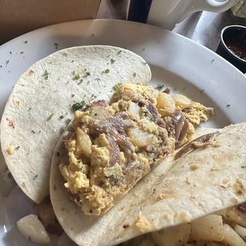 BREAD WINNERS CAFE & BAKERY - UPTOWN DALLAS - Updated October 2025 ...