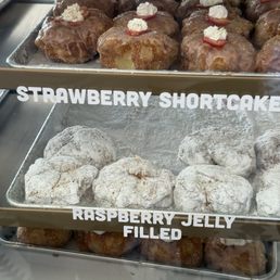 PARLOR DOUGHNUTS ROGERS - Updated October 2025 - 24 Photos & 13 Reviews ...