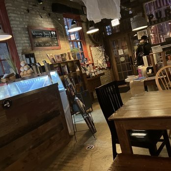 KIBBITZNEST BOOKS, BREWS & BLARNEY - Updated December 2024 - 438 Photos ...