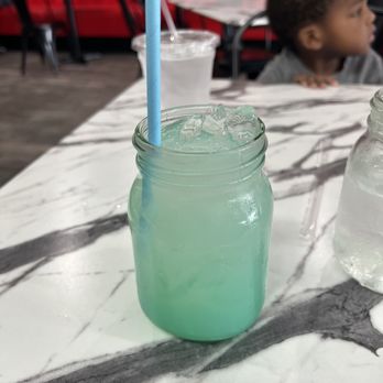 KUZZOS CHICKEN & WAFFLES - Updated December 2025 - 703 Photos & 838 ...