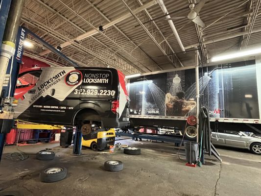 J&T AUTO REPAIR - Updated December 2025 - 16 Photos - 3660 N Milwaukee ...