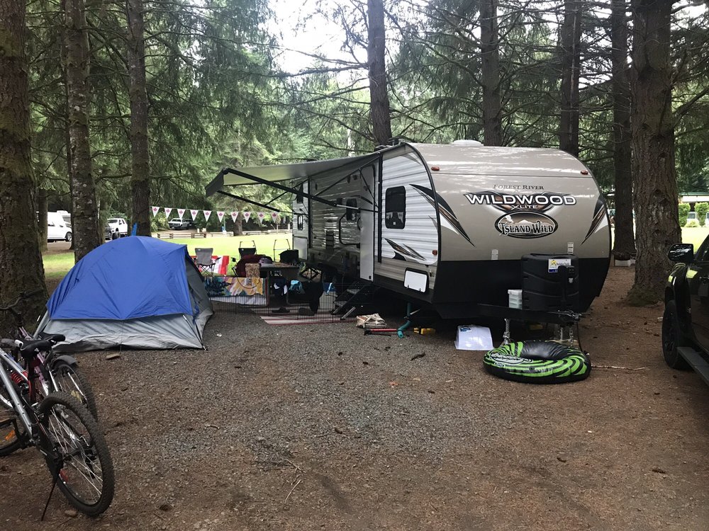 COUNTRY MAPLES RV RESORT - 37 Photos - 9010 Trans Canada Hwy, Chemainus ...