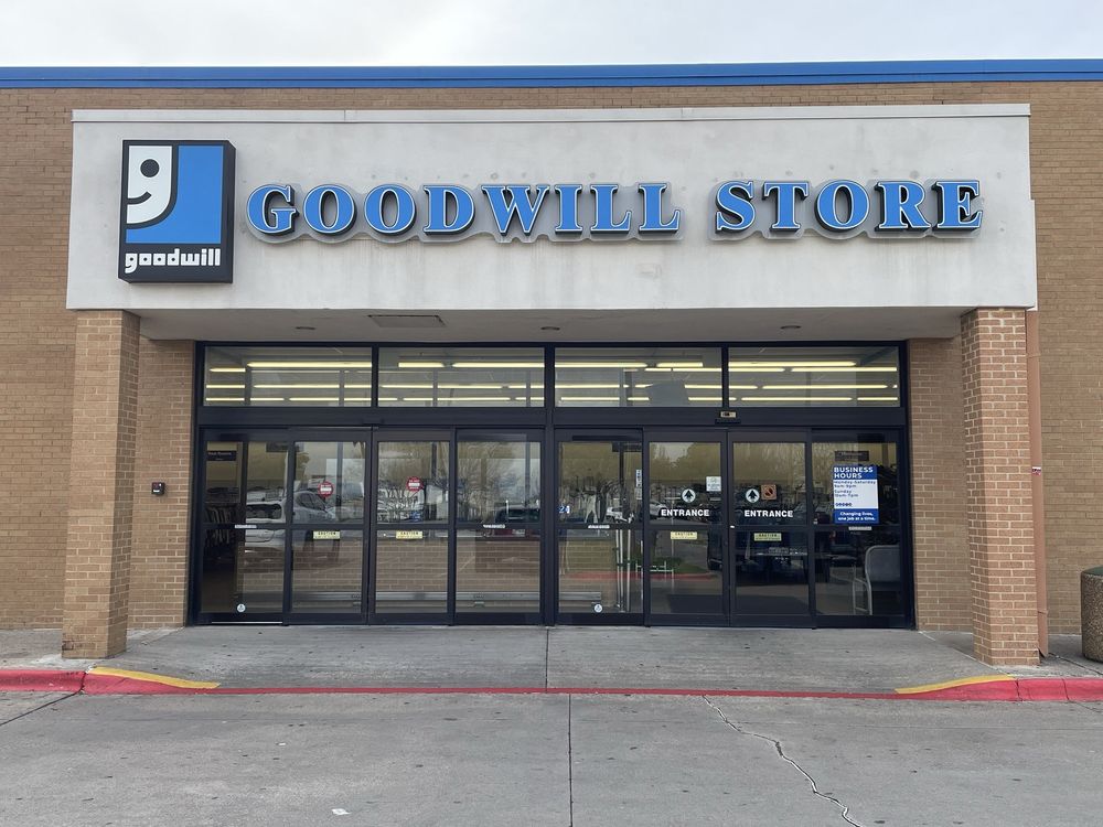 GOODWILL STORE - Updated May 2026 - 30 Photos & 34 Reviews - 2116 E ...