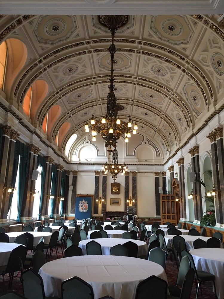 COUNCIL HOUSE - Updated January 2025 - 31 Photos - Victoria Square ...