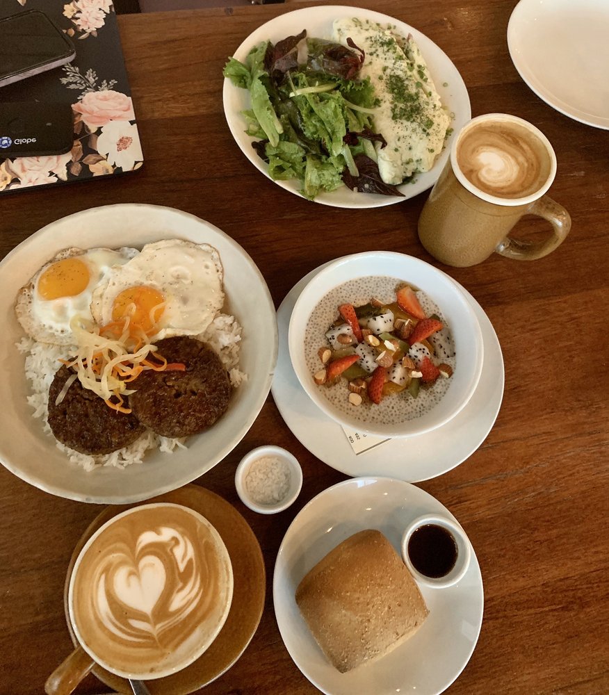 LITTLE FLOUR CAFÉ - 51 Photos & 18 Reviews - World Plaza Building, 4th ...