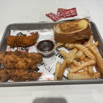 HUEY MAGOOS - Updated February 2025 - 59 Photos & 44 Reviews - 200 E ...