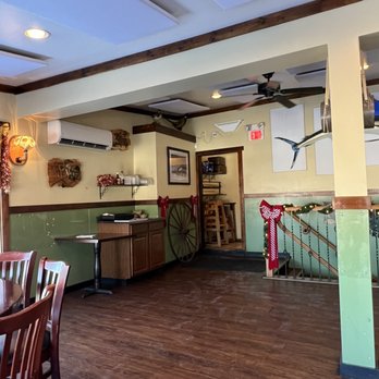 WINFIELD INN - Updated April 2026 - 28 Photos & 30 Reviews - 1616 W Old ...