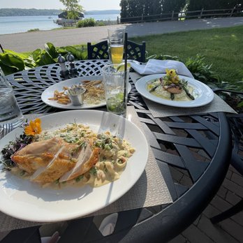 WALLOON LAKE INN - Updated May 2024 - 116 Photos & 79 Reviews - 4178 W ...