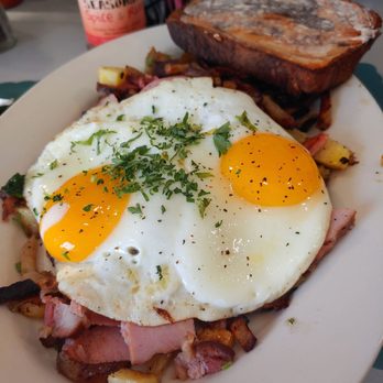 EDGEBROOK COFFEE SHOP - Updated September 2024 - 230 Photos & 226 ...