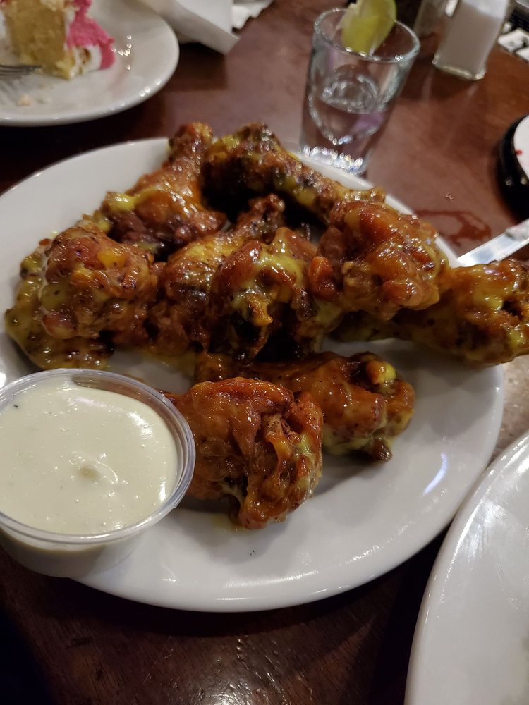 BO’S BAR & BILLIARDS - 12 Photos & 37 Reviews - Pool Halls - 33 Lambert ...