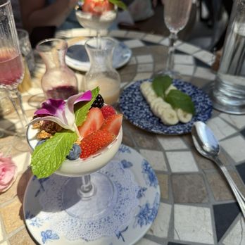 LITTLE HEN - HOUSTON - Updated November 2025 - 1357 Photos & 475 ...