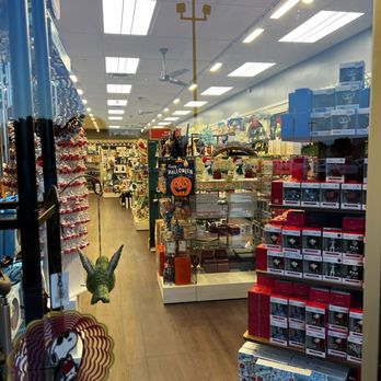 TRUDY’S HALLMARK SHOP - Updated September 2025 - 845 NE Mall Blvd ...