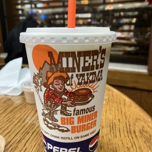MINER’S DRIVE-IN RESTAURANT - 361 Photos & 622 Reviews - 2415 S 1st St ...