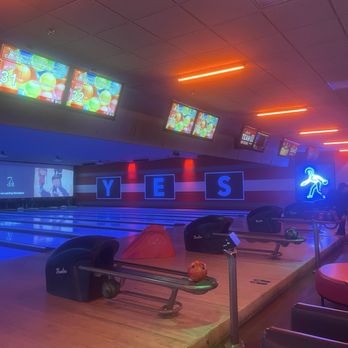 BOWLERO AURORA - Updated December 2025 - 19 Photos - 16700 E ...