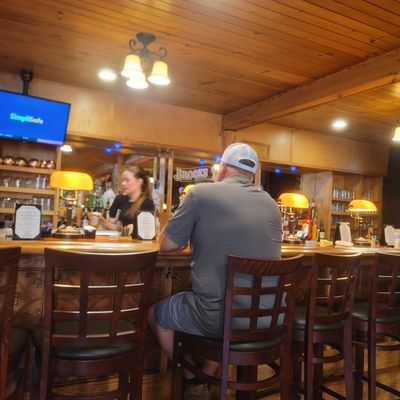 BROOKS TAVERN - Updated June 2024 - 14 Photos & 31 Reviews - 10 Oak St ...