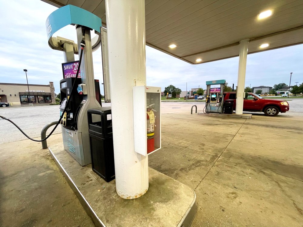 FAMILY EXPRESS - Updated October 2025 - 11 Photos - 6250 Ameriplex Dr ...