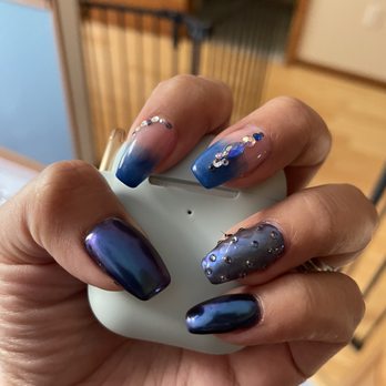 Nails 4 u store