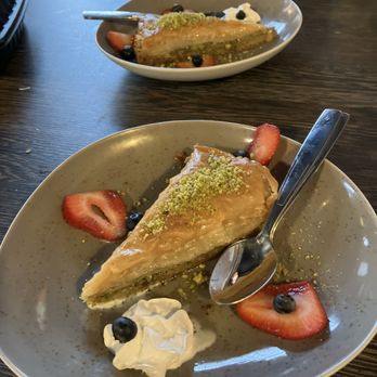 THE BRUNCH PUB - Updated January 2025 - 93 Photos & 120 Reviews - 101 W ...