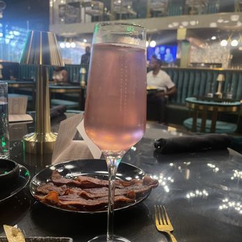 DOVES - Updated November 2024 - 51 Photos & 28 Reviews - 3101 Main St ...