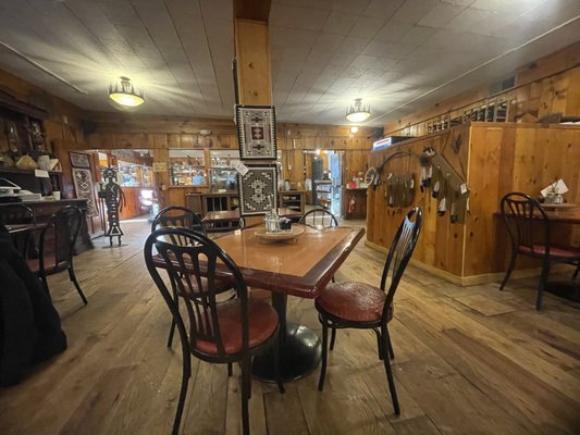 JACOB LAKE INN RESTAURANT - Updated September 2025 - 171 Photos & 200 ...