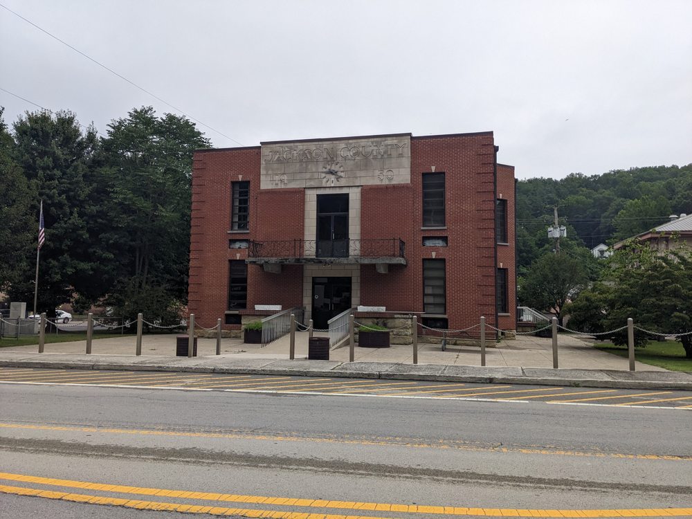 JACKSON COUNTY COURTHOUSE - Updated June 2025 - 100 Main St, McKee ...
