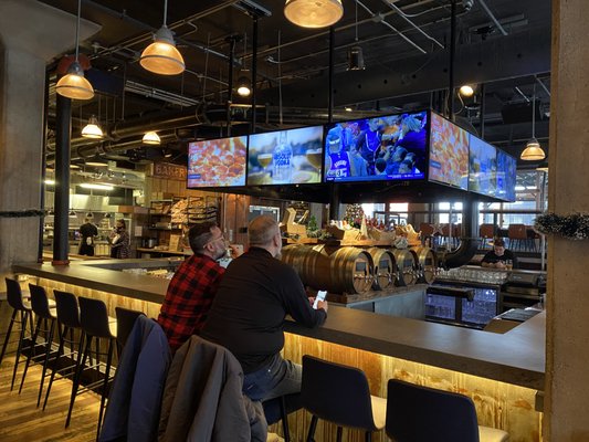 LOCAL PUBLIC EATERY LIBERTY VILLAGE - Updated December 2024 - 441 ...