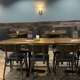 CRAFT 60 TAPHOUSE & GRILL - Updated January 2026 - 196 Photos & 149 ...