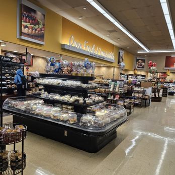 VONS - Updated December 2025 - 214 Photos & 242 Reviews - 301 N Pass ...