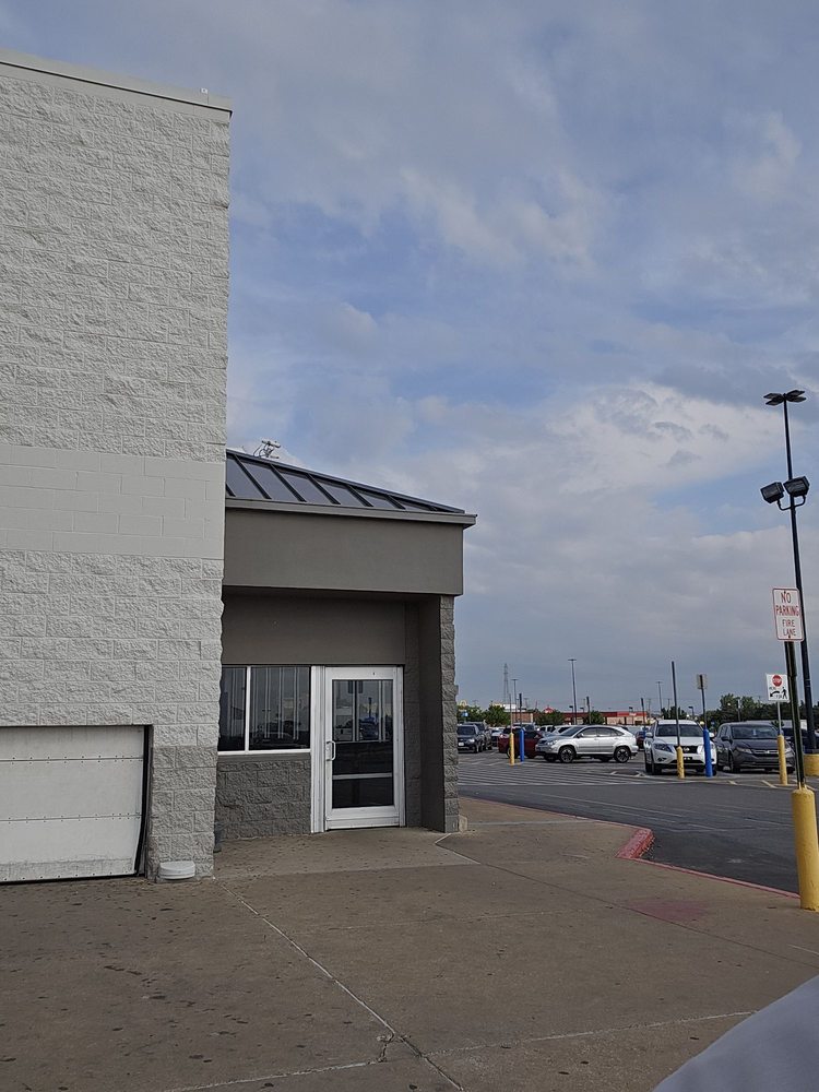 WALMART SUPERCENTER - OKLAHOMA CITY - Updated July 2024 - 86 Photos ...