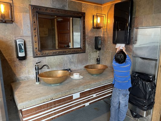 BROTULA’S SEAFOOD HOUSE & STEAMER - Updated December 2025 - 1093 Photos ...