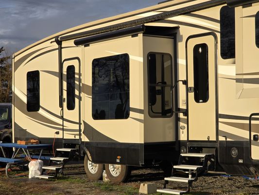 RNR RV CENTER - Updated October 2025 - 26 Photos & 60 Reviews - 23203 E ...