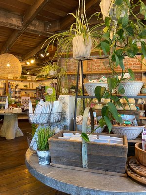 LOT NO. 1 - Updated December 2025 - 98 Photos & 81 Reviews - 9 E Main ...