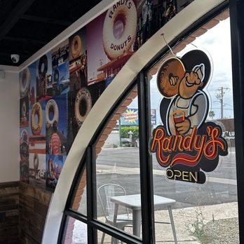 RANDY’S DONUTS - Updated December 2025 - 162 Photos & 150 Reviews ...