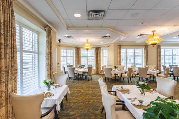 LEGENDS ON LAKE LORRAINE - Updated September 2025 - 53 Photos - 2815 S ...