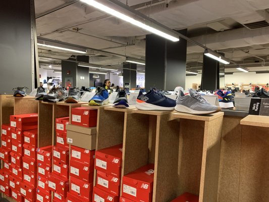 DSW DESIGNER SHOE WAREHOUSE - 38 Photos & 143 Reviews - 385 Washington ...