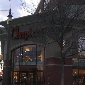 CHAPTERS - CLOSED - 13 Photos & 24 Reviews - 10504 82 Ave NW, Edmonton ...