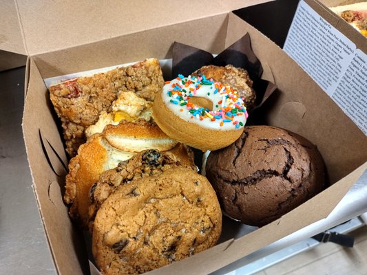 BEACHSIDE BAKESHOP - Updated May 2025 - 27 Photos - 6818 Beach Dr SW ...