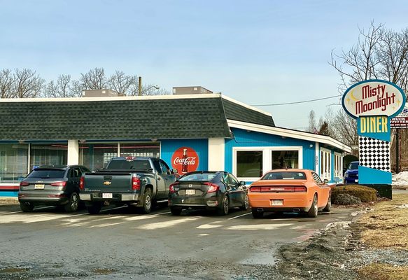 MISTY MOONLIGHT DINER - 53 Photos & 70 Reviews - 565 Dalton Ave ...