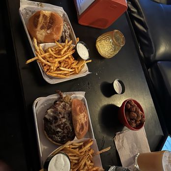 ROYCE - Updated March 2025 - 359 Photos & 250 Reviews - 115 Ridge St ...