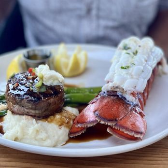 GAR WOODS GRILL & PIER - Updated March 2025 - 1696 Photos & 1606 ...