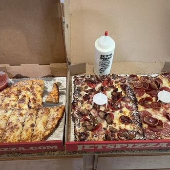 JET’S PIZZA - Updated June 2024 - 154 Photos & 138 Reviews - 1321 West ...