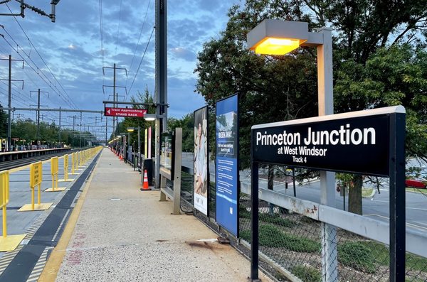 PRINCETON JUNCTION - NJ TRANSIT - 58 Photos & 30 Reviews - 2 Wallace Rd ...