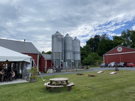 EIGHT OAKS FARM DISTILLERY - Updated December 2025 - 90 Photos & 44 ...