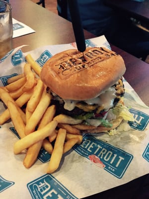 DETROIT BURGER BAR - Updated October 2025 - 2601-2735 Greenstone Blvd ...