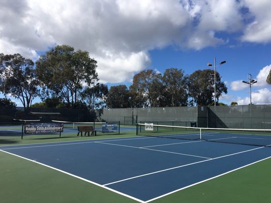 MOUNTAIN VIEW SPORTS & RACQUET CLUB - 42 Photos - 6401 Skyline Dr, San ...