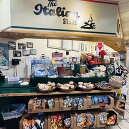 THE ITALIAN STORE - LYON VILLAGE - Updated December 2025 - 411 Photos ...