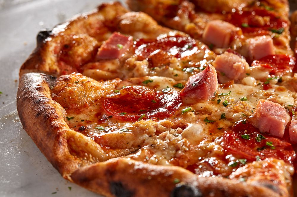 LOCALS FOOD HUB & PIZZA PUB - 38 Photos & 32 Reviews - 863 Wilkinson ...