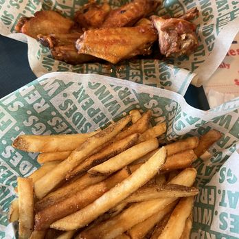 WINGSTOP - Updated September 2024 - 840 Photos & 702 Reviews - 1210 ...