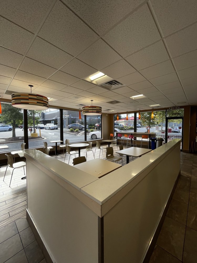 DUNKIN’ - Updated January 2025 - 31 Photos & 13 Reviews - 13804 Outlet ...