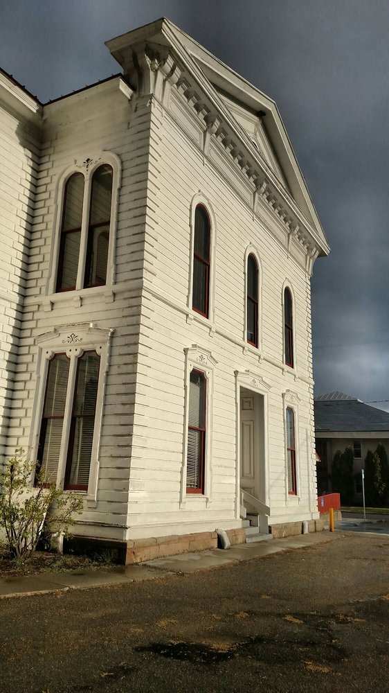 MONO COUNTY COURTHOUSE - Updated December 2025 - 14 Photos - 278 Main ...